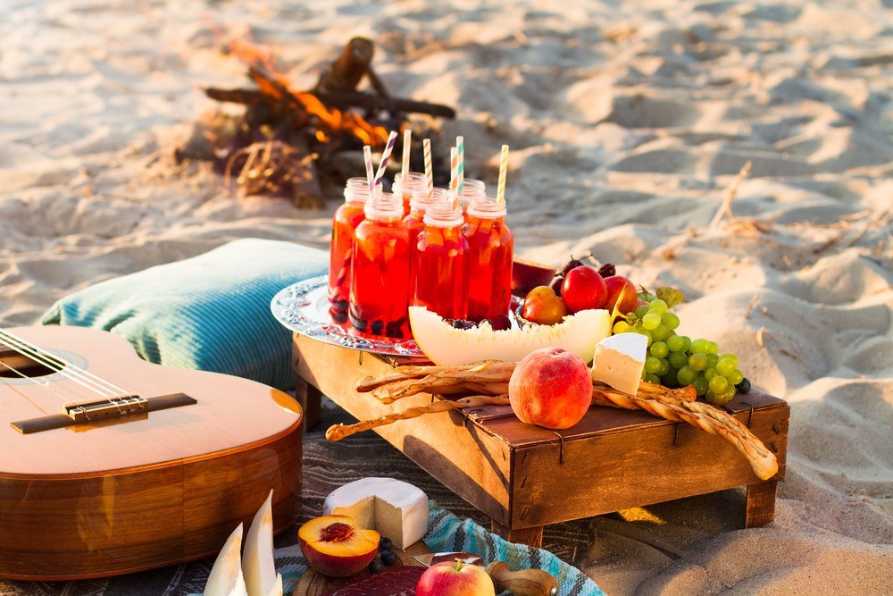 17 Beach Picnic Foods That Are Fun Romantic, And Simple | Food For Net