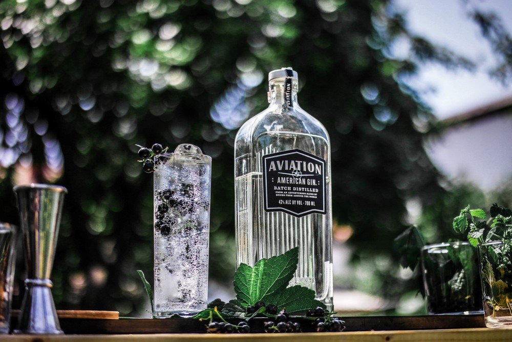 What Is Gin Made From, And What Are Botanicals? | Food For Net
