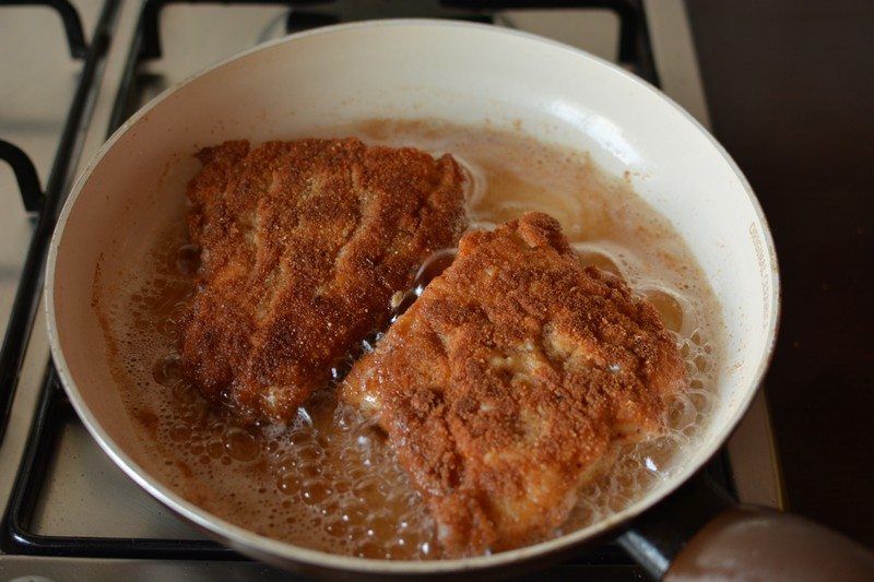 Fried Carp with Polenta and Garlic Sauce | Food For Net