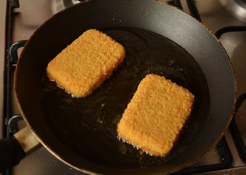 Fried Cheese with Balsamic Tomatoes | Food For Net