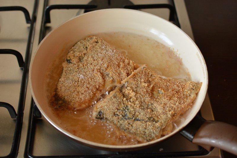 Fried Carp with Polenta and Garlic Sauce | Food For Net