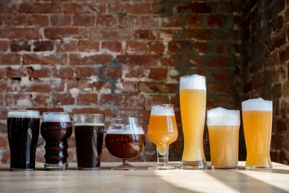 Lager Vs Ale: How Do The Styles Differ? | Food For Net