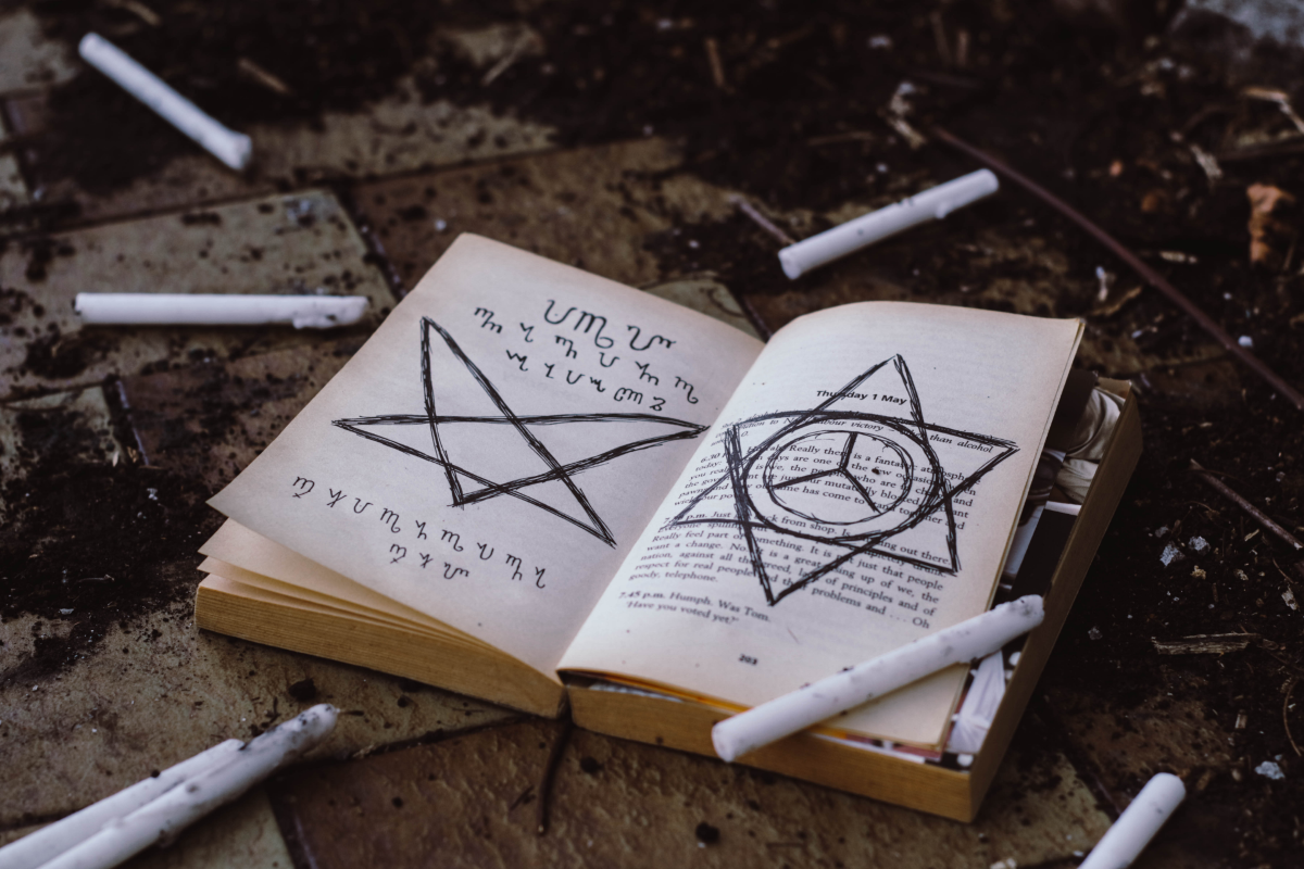 Keep the Lights On for these 5 Horror Book of the Month Clubs | Food ...