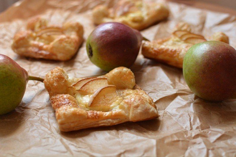 Quick Pear and Demerara Sugar Mini Tarts | Food For Net