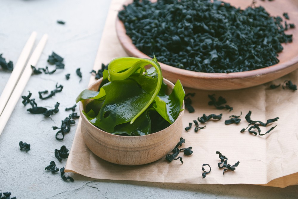 12 Best Foods To Eat For Hypothyroidism, Plus Three Meal Ideas To Boost ...