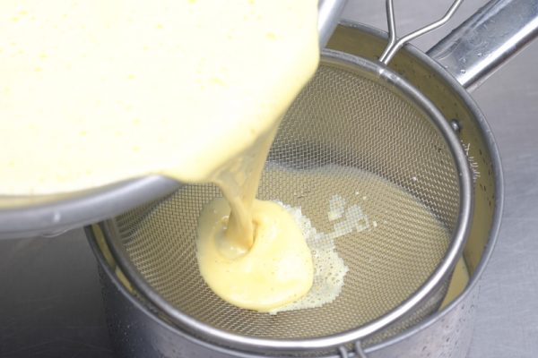 Sous Vide Blueberry and Saffron Crème Brûlée | Food For Net