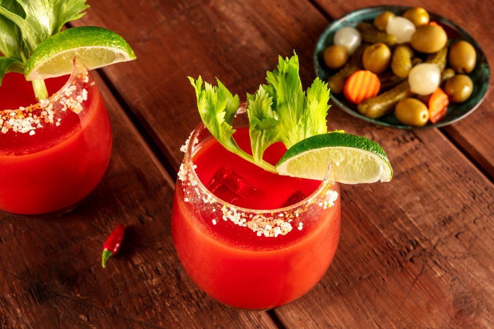 15 Briny Cocktails With Pickle Juice (Plus Shots!) | Food For Net