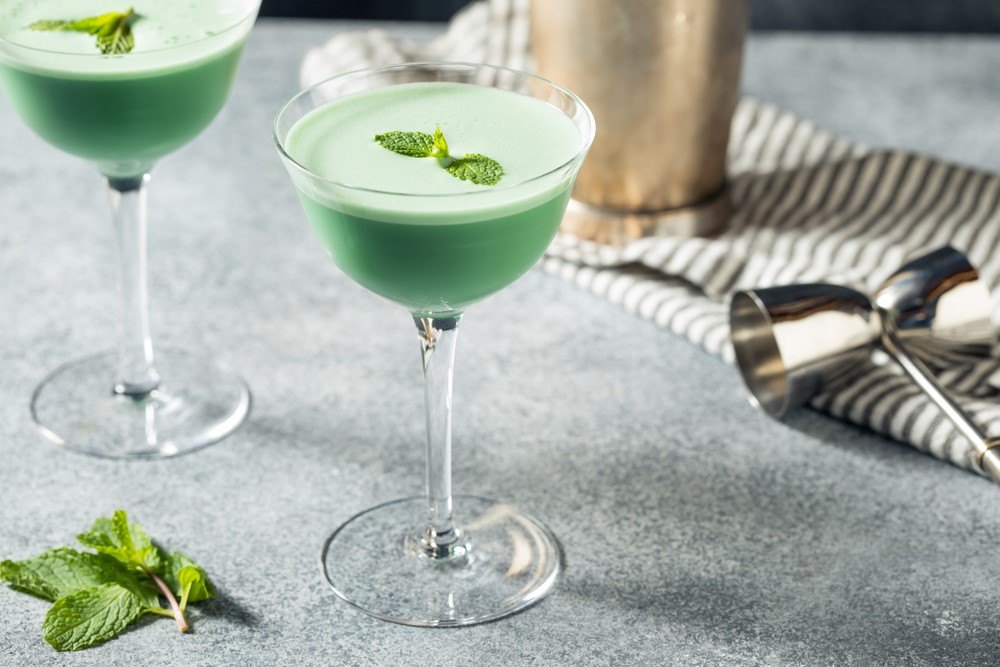 31 Roaring 20s Drinks That Will Take You Back In Time | Food For Net