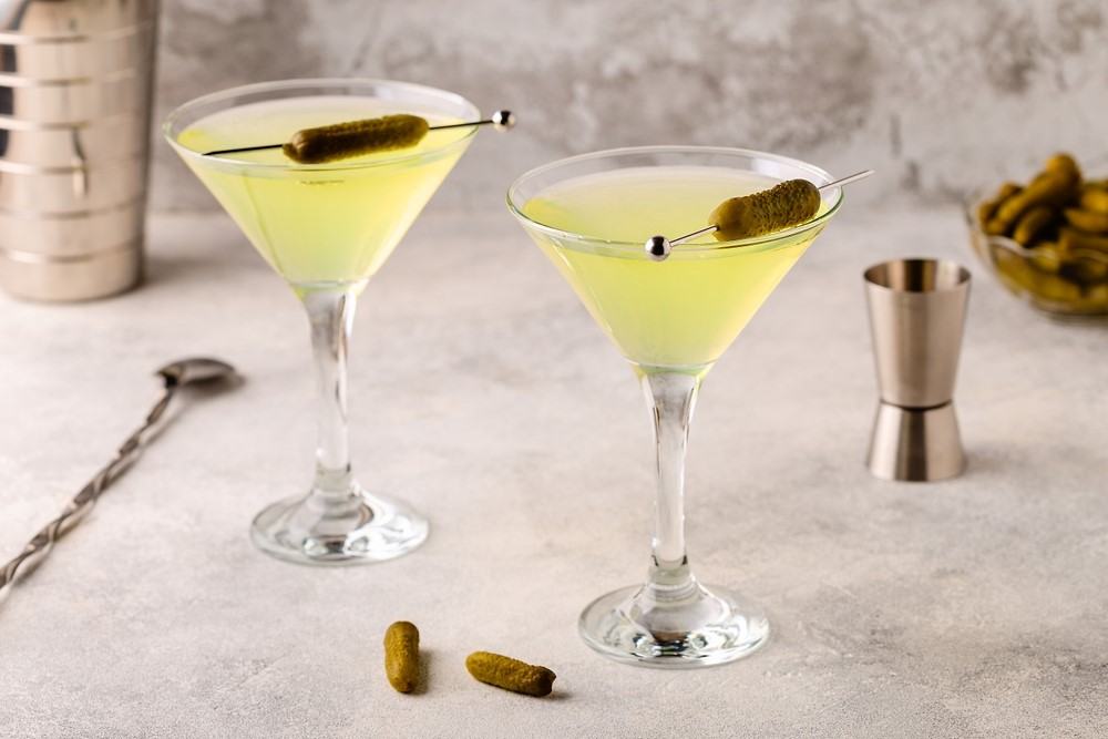 15 Briny Cocktails With Pickle Juice (Plus Shots!) | Food For Net