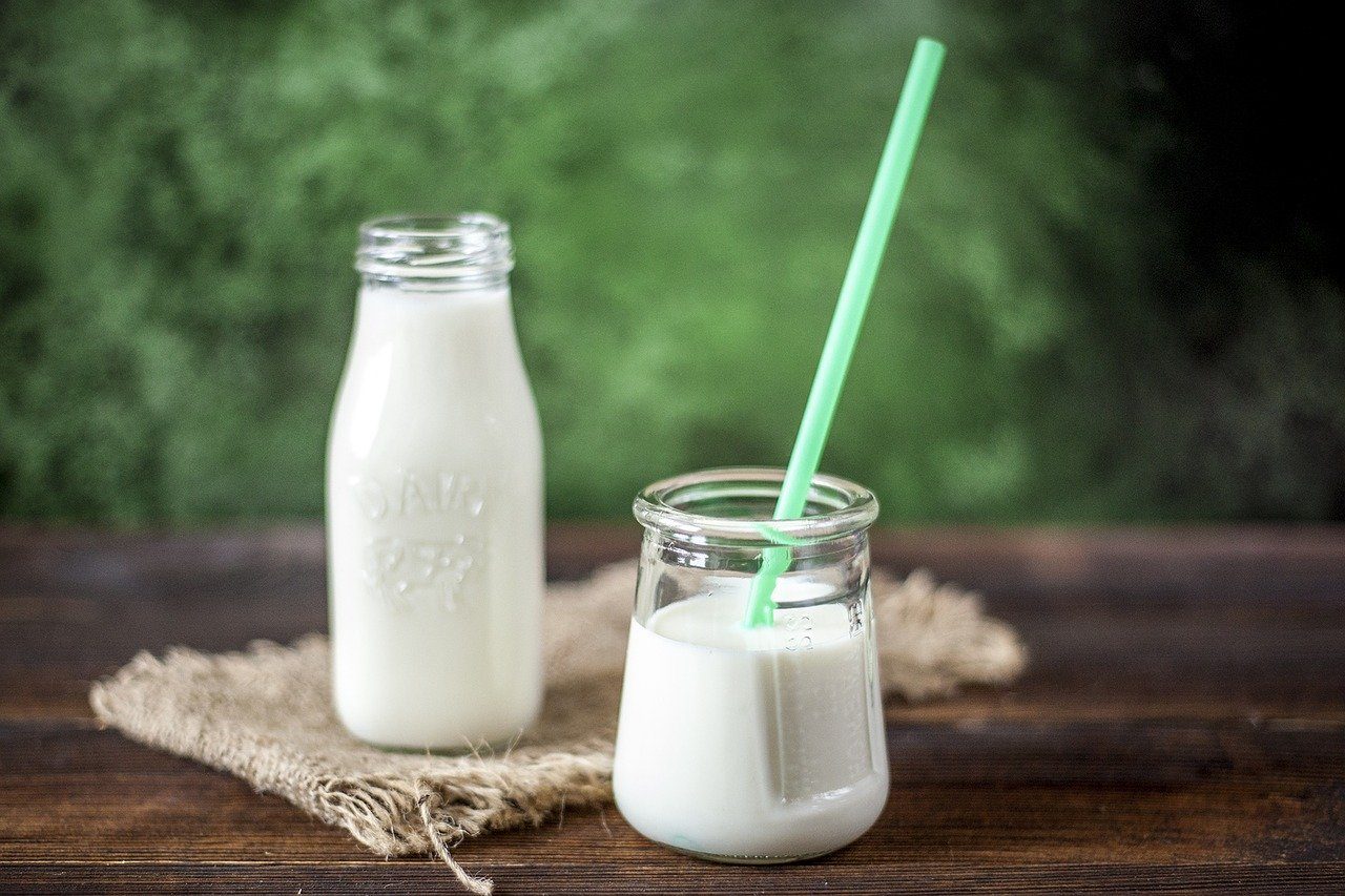 10 Milk Delivery Services For Farm Fresh Goodness | Food For Net